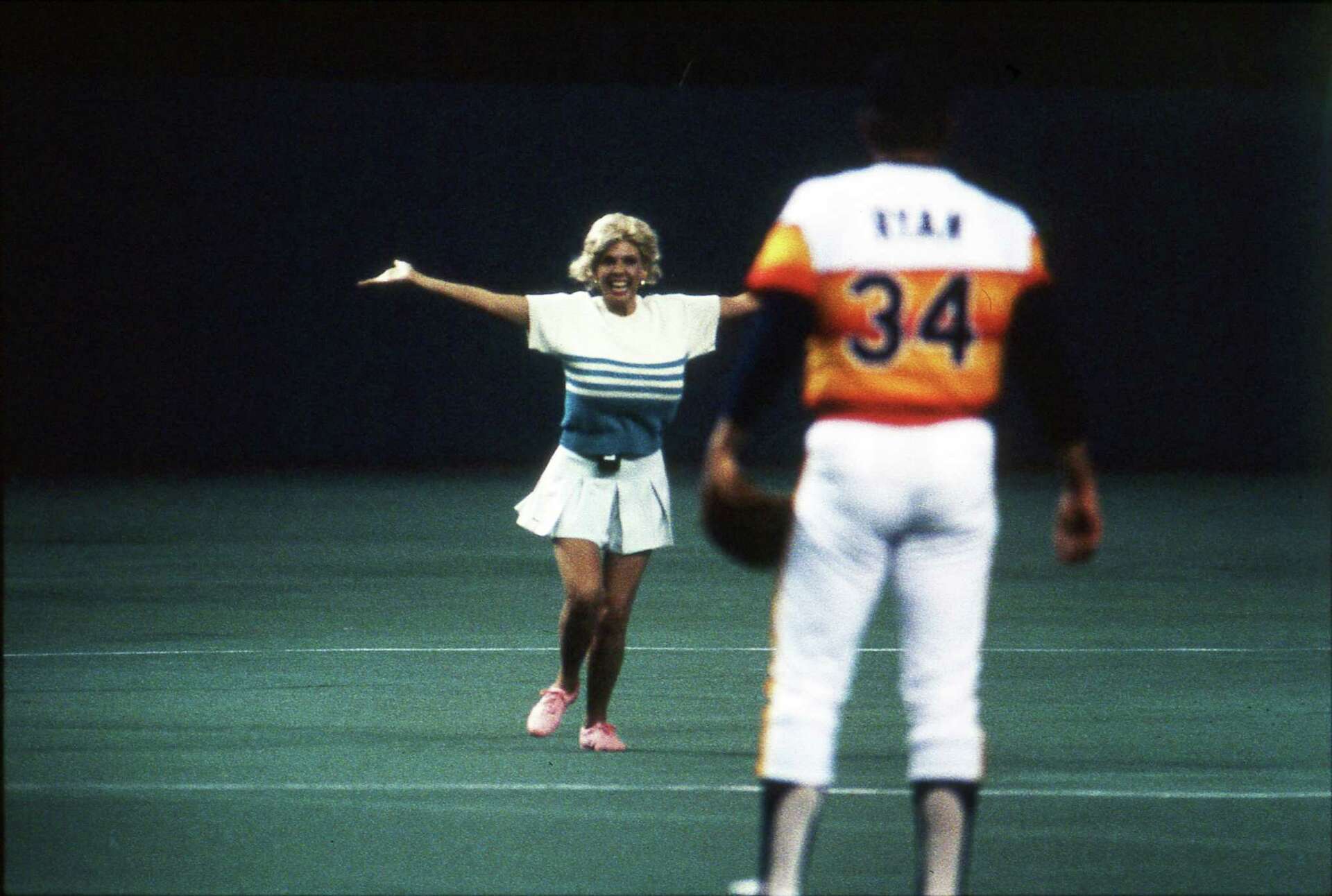 30 years ago: Morganna the Kissing Bandit, the Dome’s 20th and Stevie ...