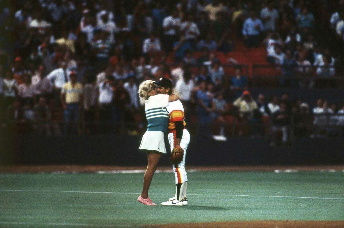 30 years ago: Morganna the Kissing Bandit, the Dome’s 20th and Stevie ...