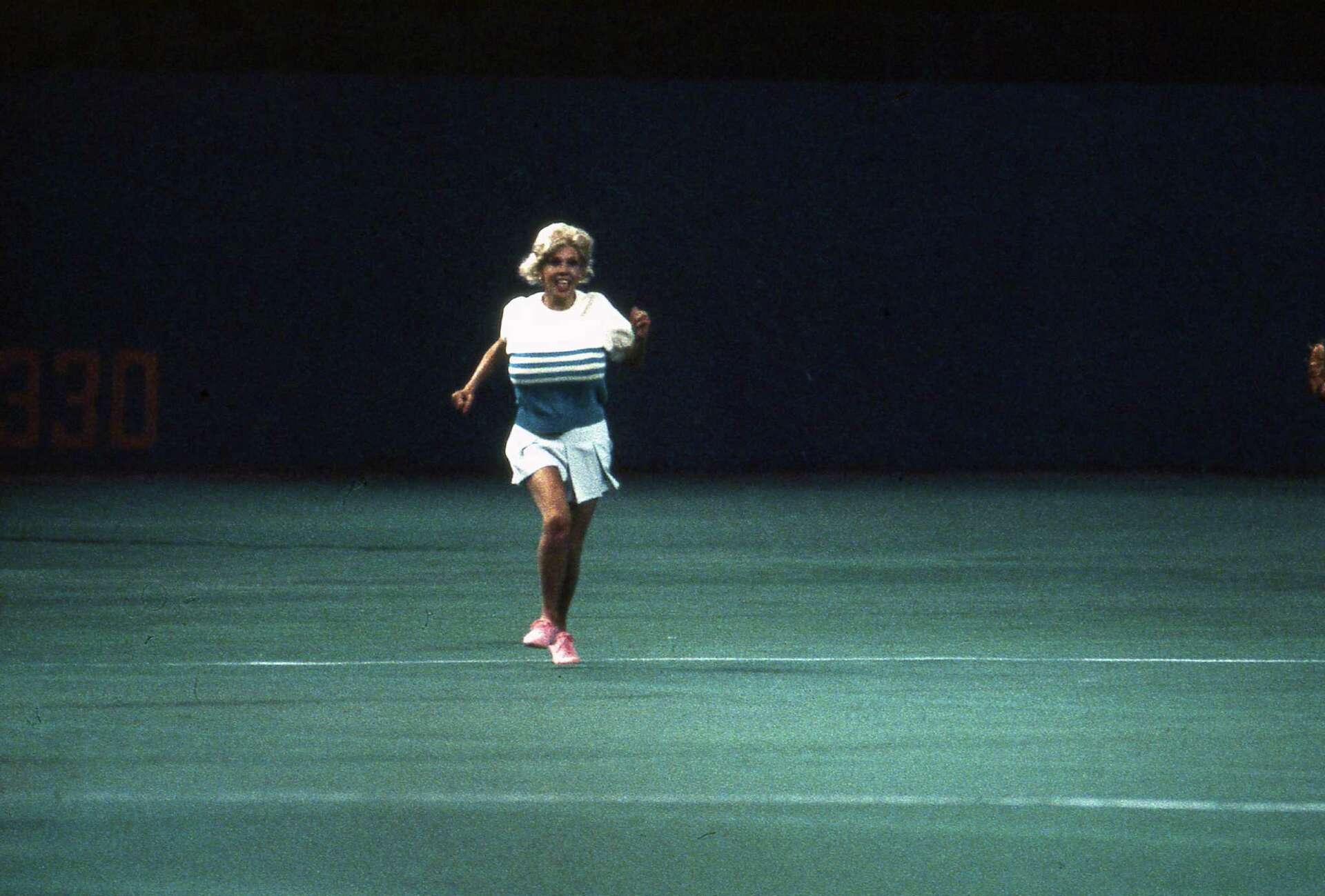 30 years ago: Morganna the Kissing Bandit, the Dome’s 20th and Stevie ...