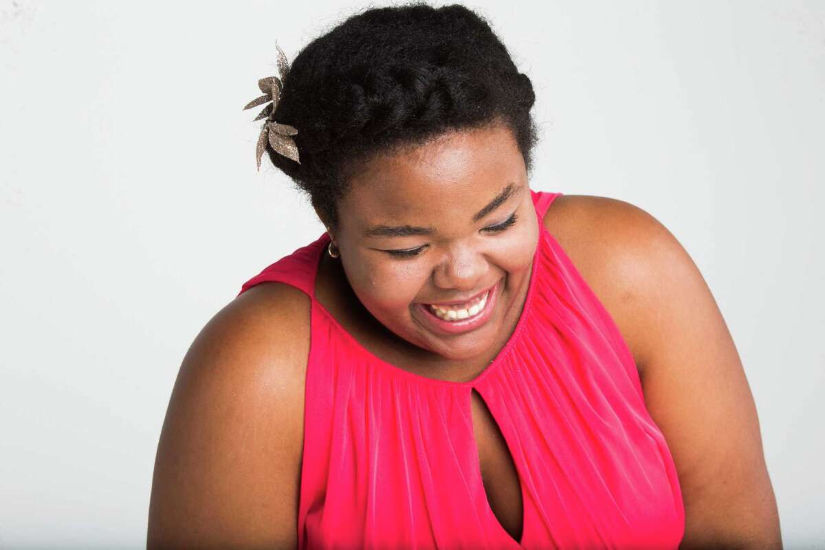 Girls want to dazzle on prom night