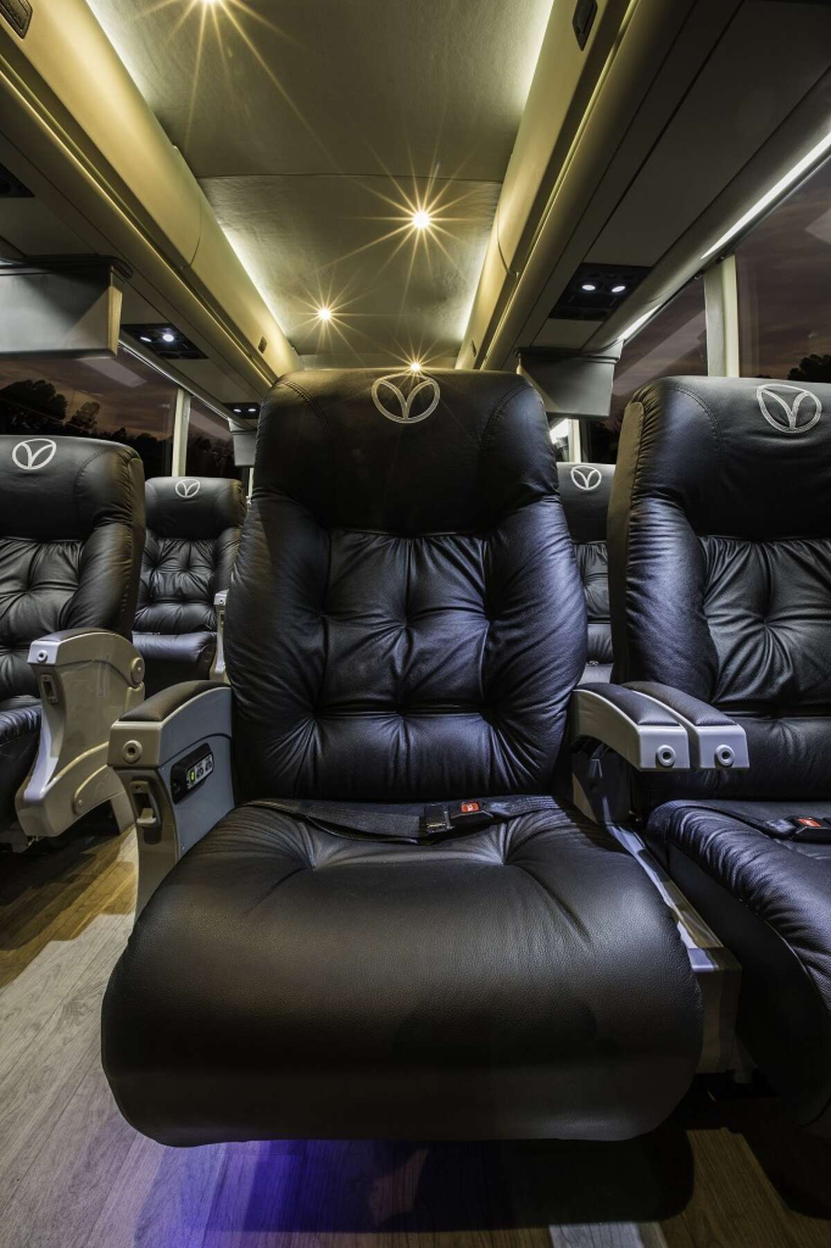 Vonlane deluxe bus service to add Houston to Austin service on Jan. 17