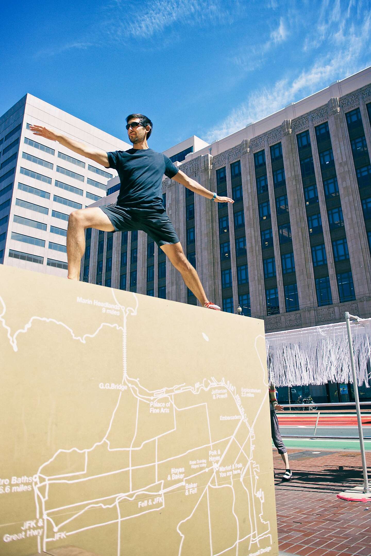 Free workouts in S.F. meld flash mob with fitness