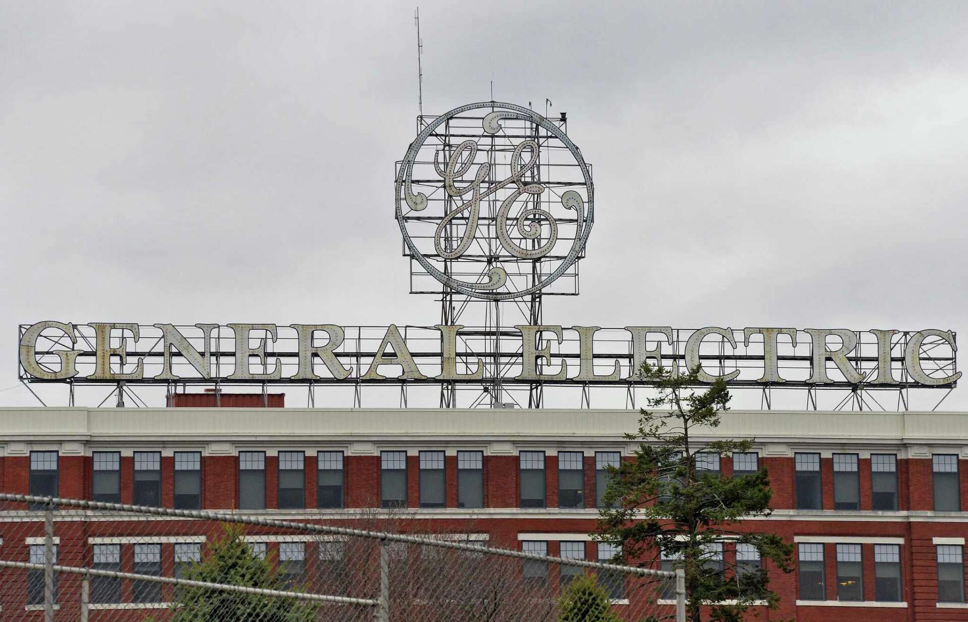 Iconic GE sign in Schenectady coming down for renovations