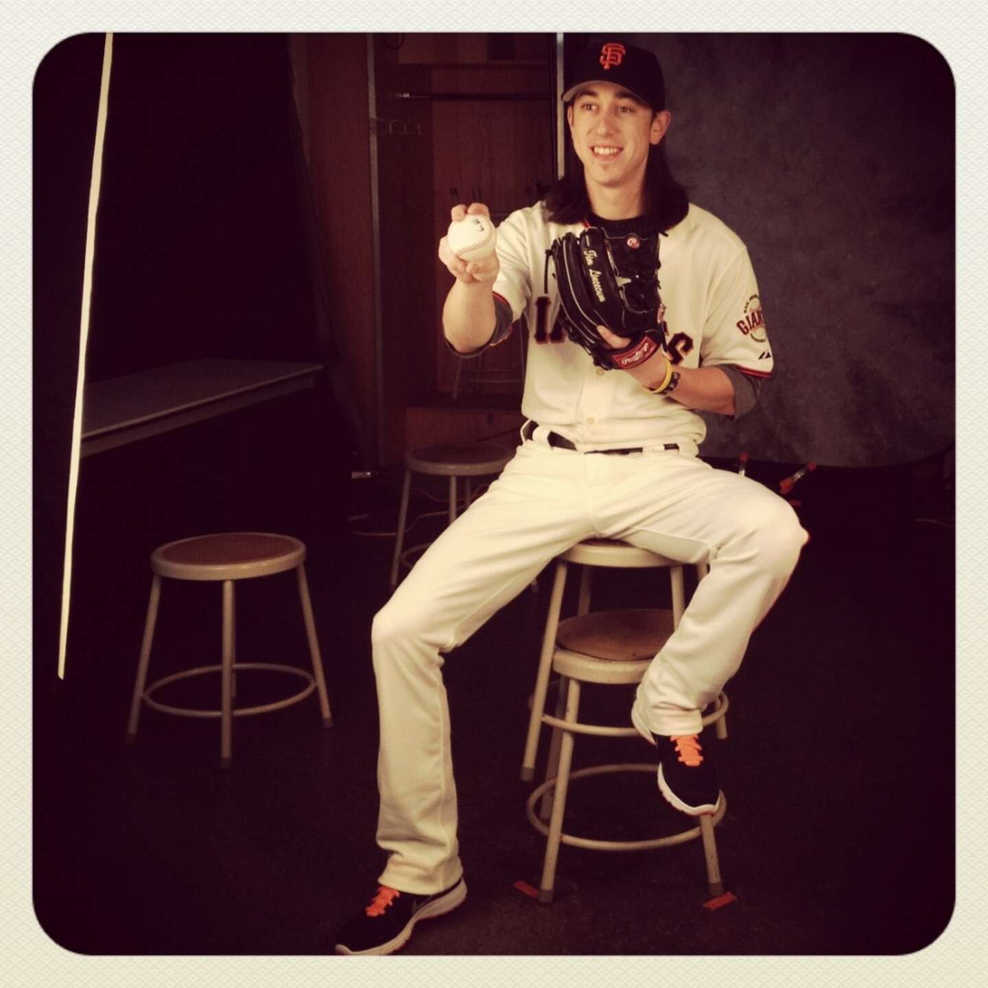 Tim Lincecum joins Rangers with new contract, heavy heart