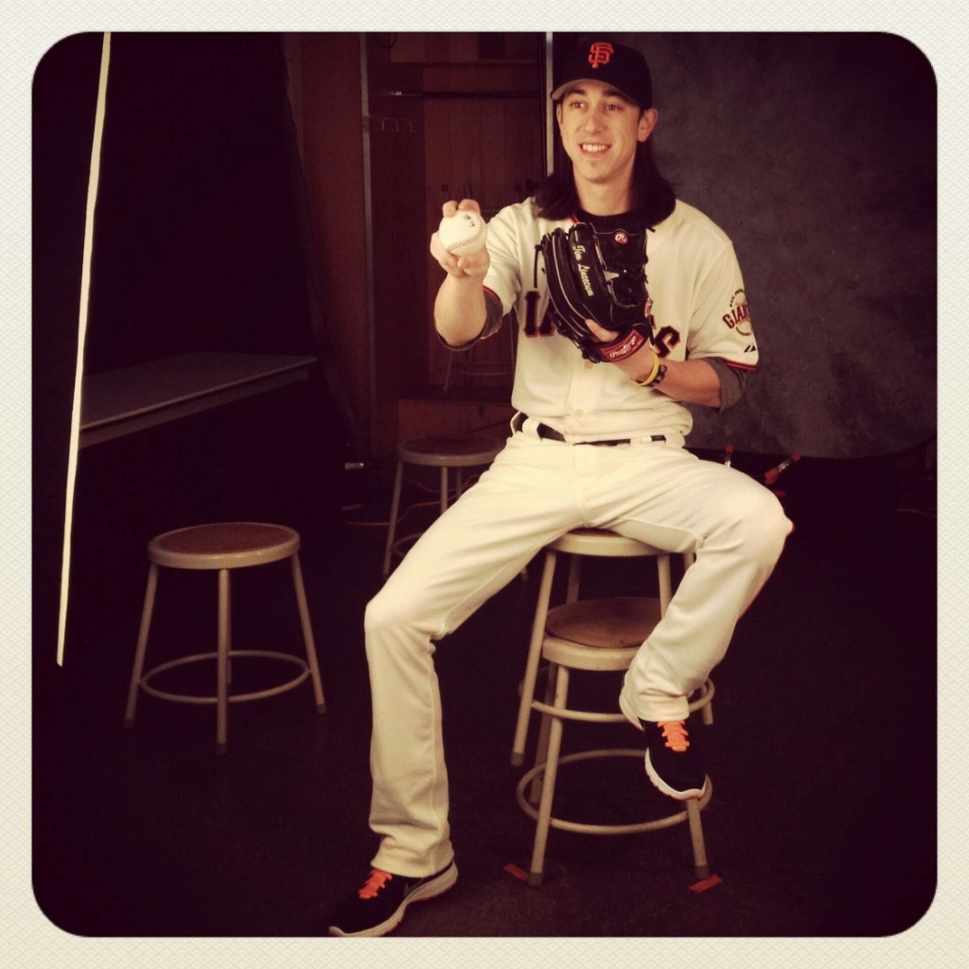 Tim Lincecum joins Rangers with new contract, heavy heart