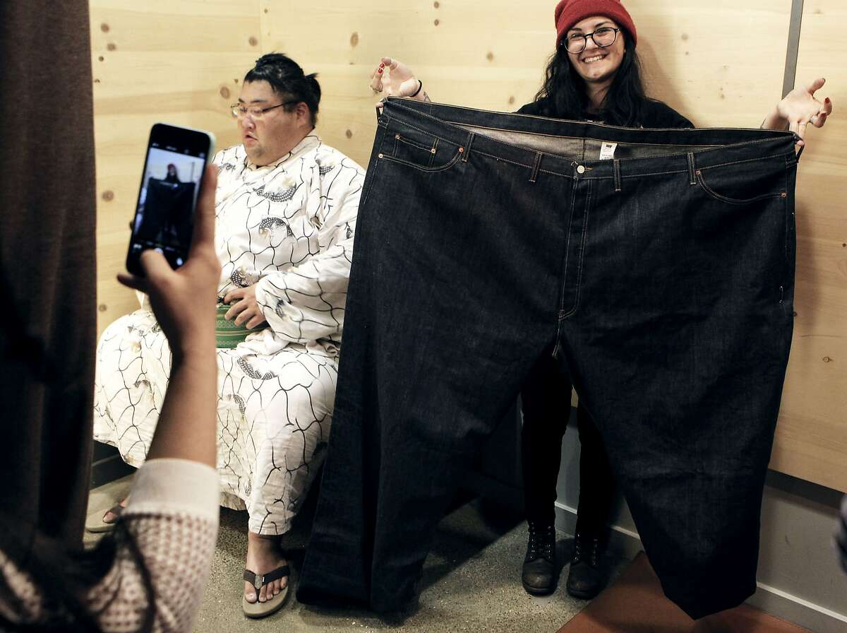 Grappling with what to ask 2 famous Japanese sumo wrestlers