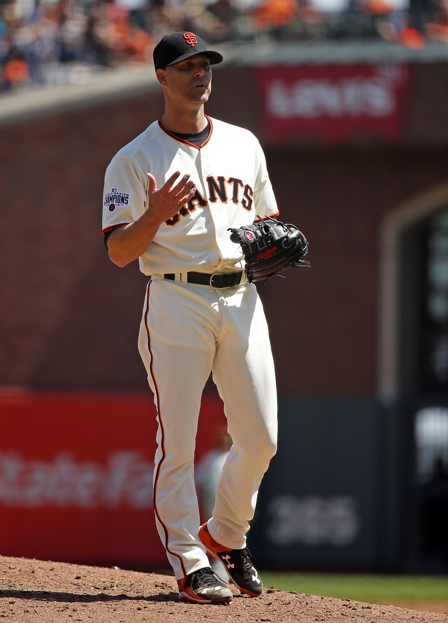 Woeful S.F. Giants fall to 4-10 as Tim Hudson falters