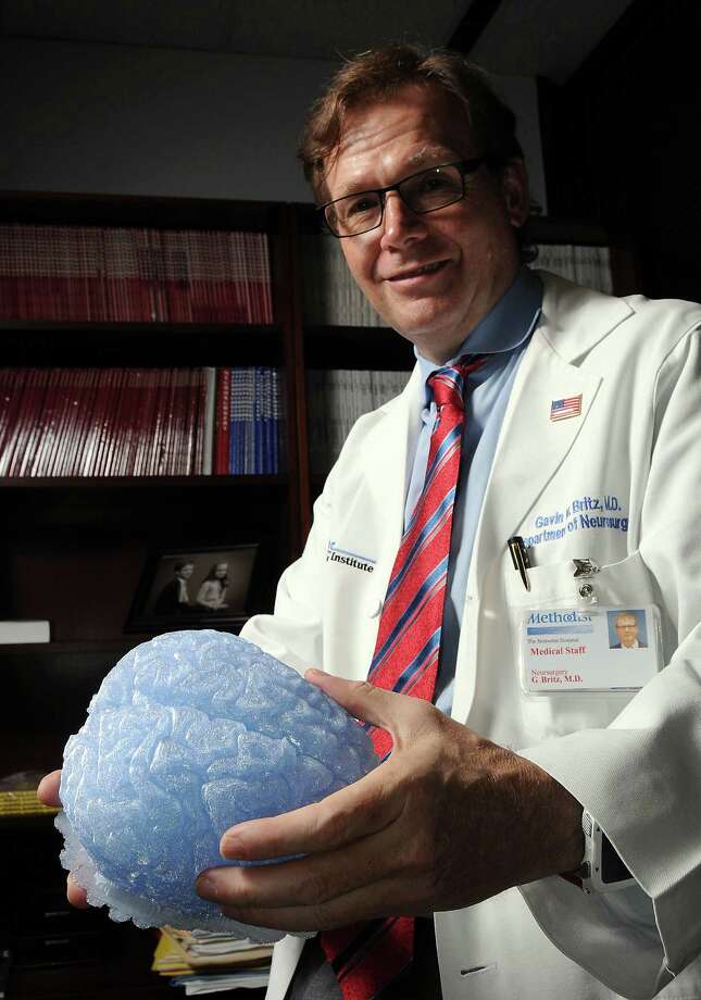 Patients remain awake while neurosurgeon removes brain tumors - Houston ...