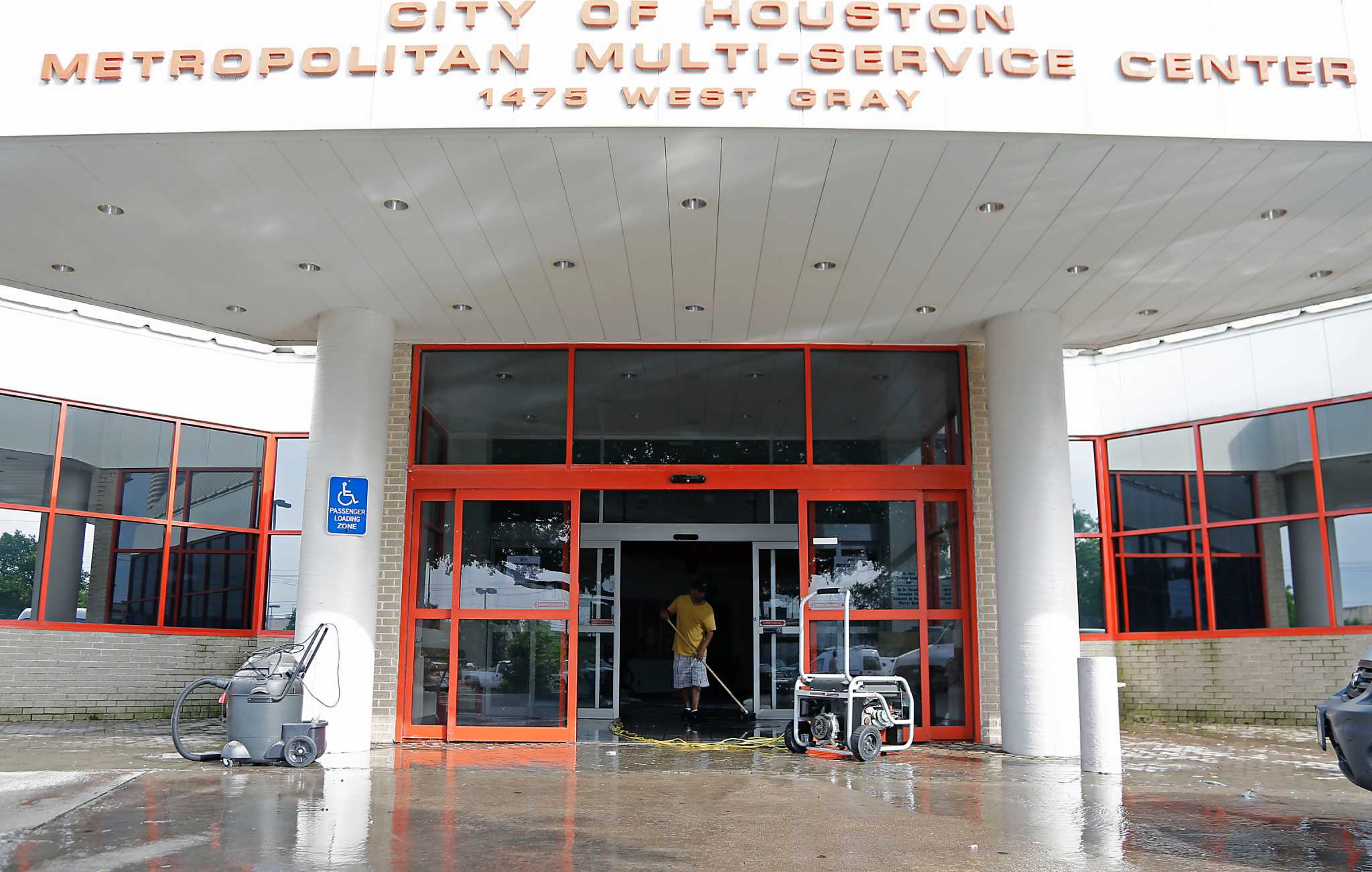 Metropolitan Multi-Service Center closed due to flooding