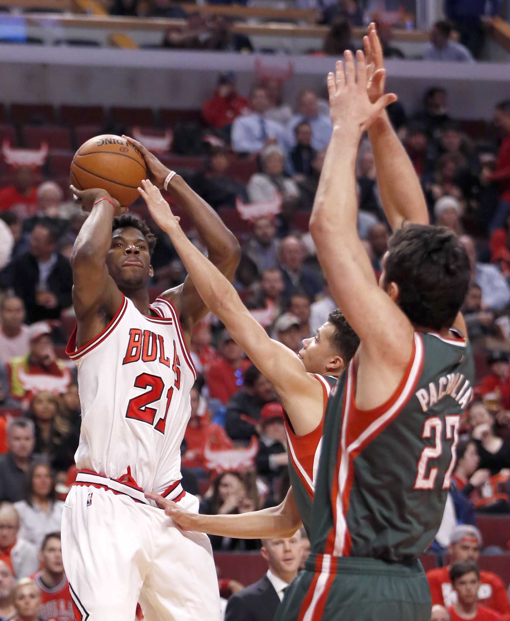 NBA: Warriors, Bulls take 2-0 series leads