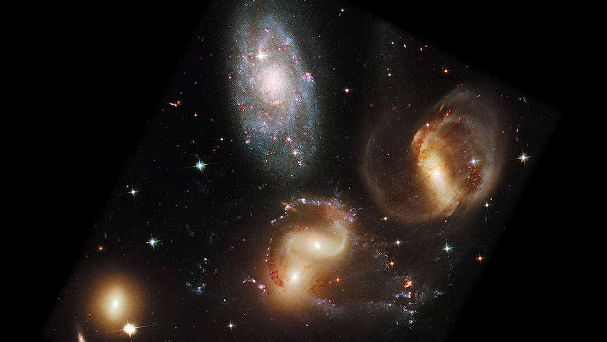 NASA picks 25 photos to celebrate Hubble's 25th year