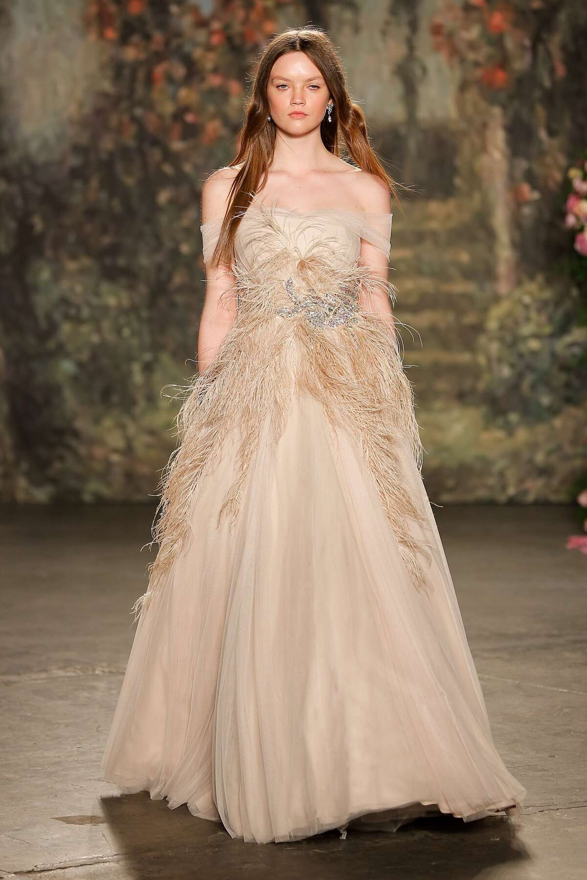 Elegant gowns and top trends at Bridal Fashion Week