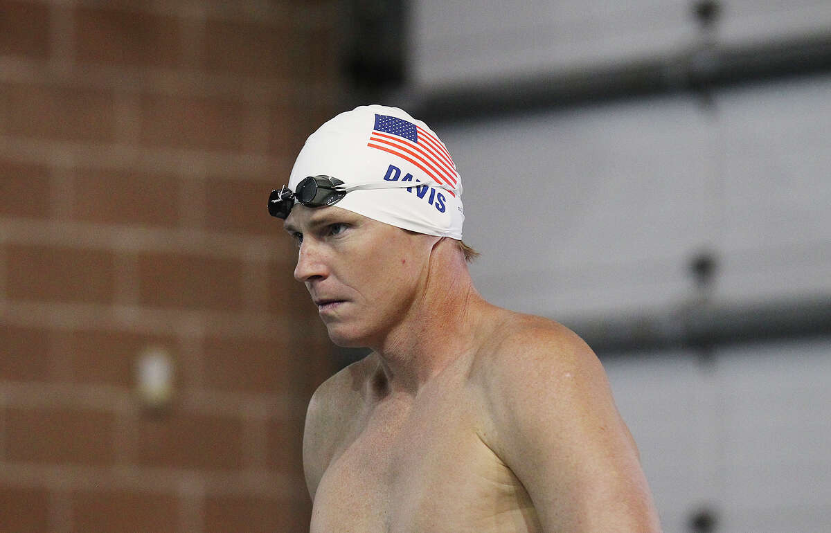 Swimming clinician Davis still breathes competitive fire