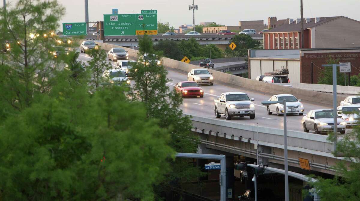 I-45 would move, sink and shift from Pierce Elevated in TxDOT plan