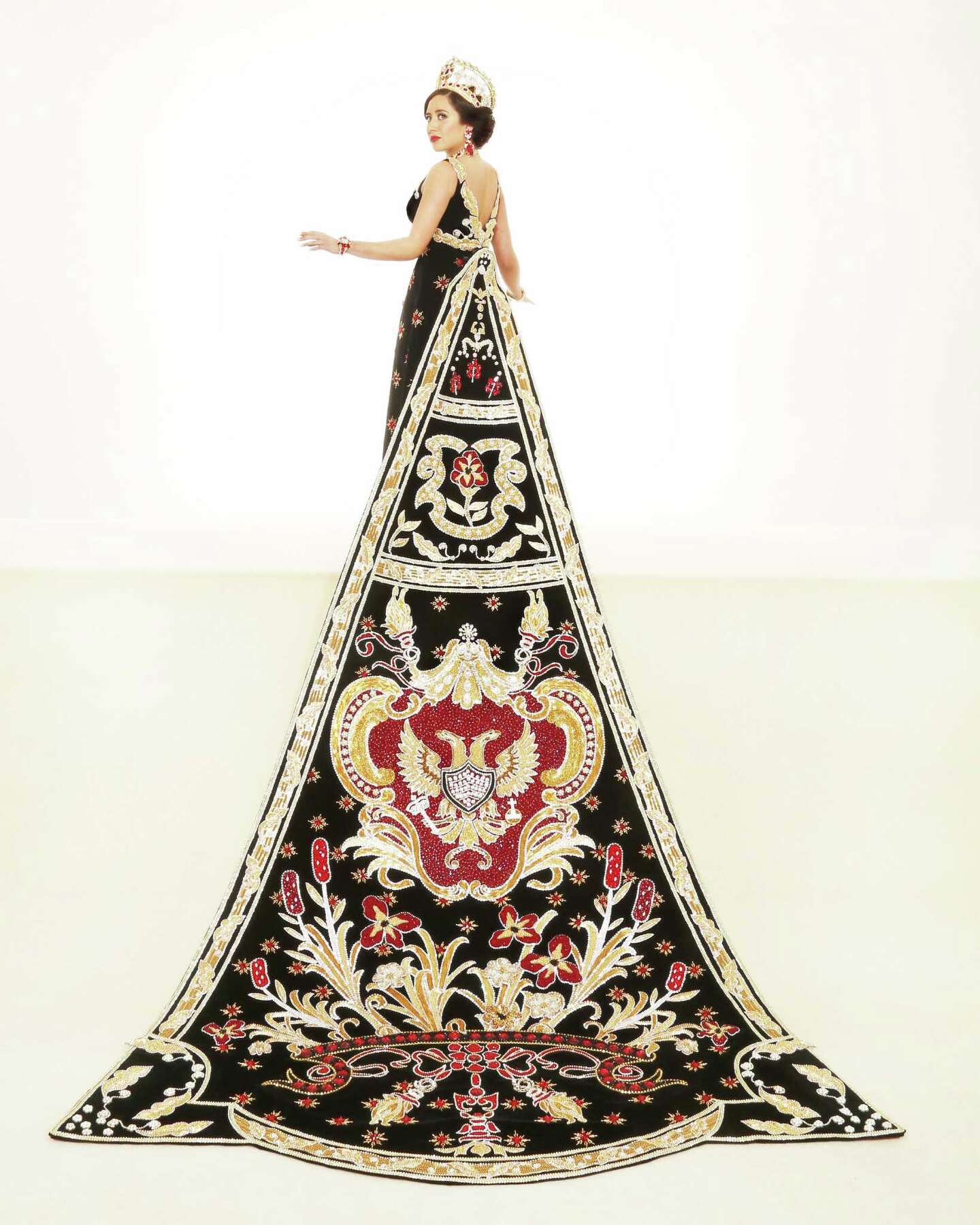 Fiesta Coronation’s jaw-dropping dresses and trains