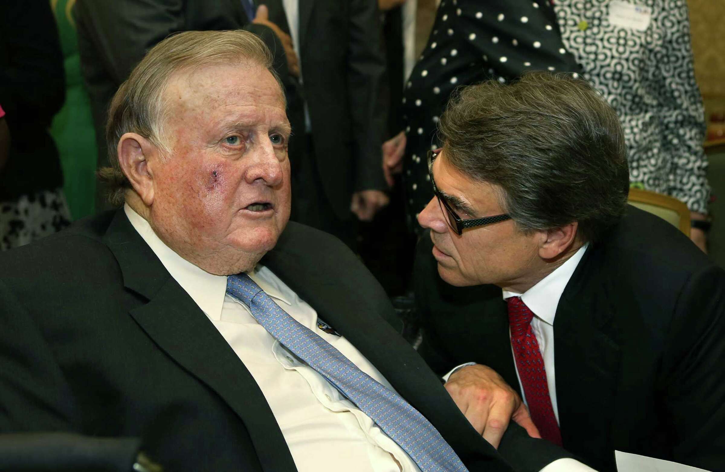 McCombs ranks Spurs as his crowning achievement