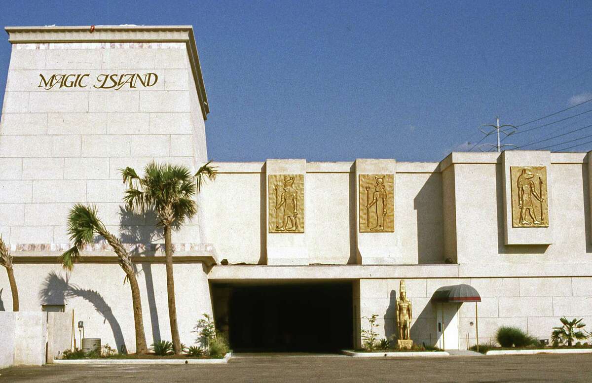 The building with the pharaoh's head