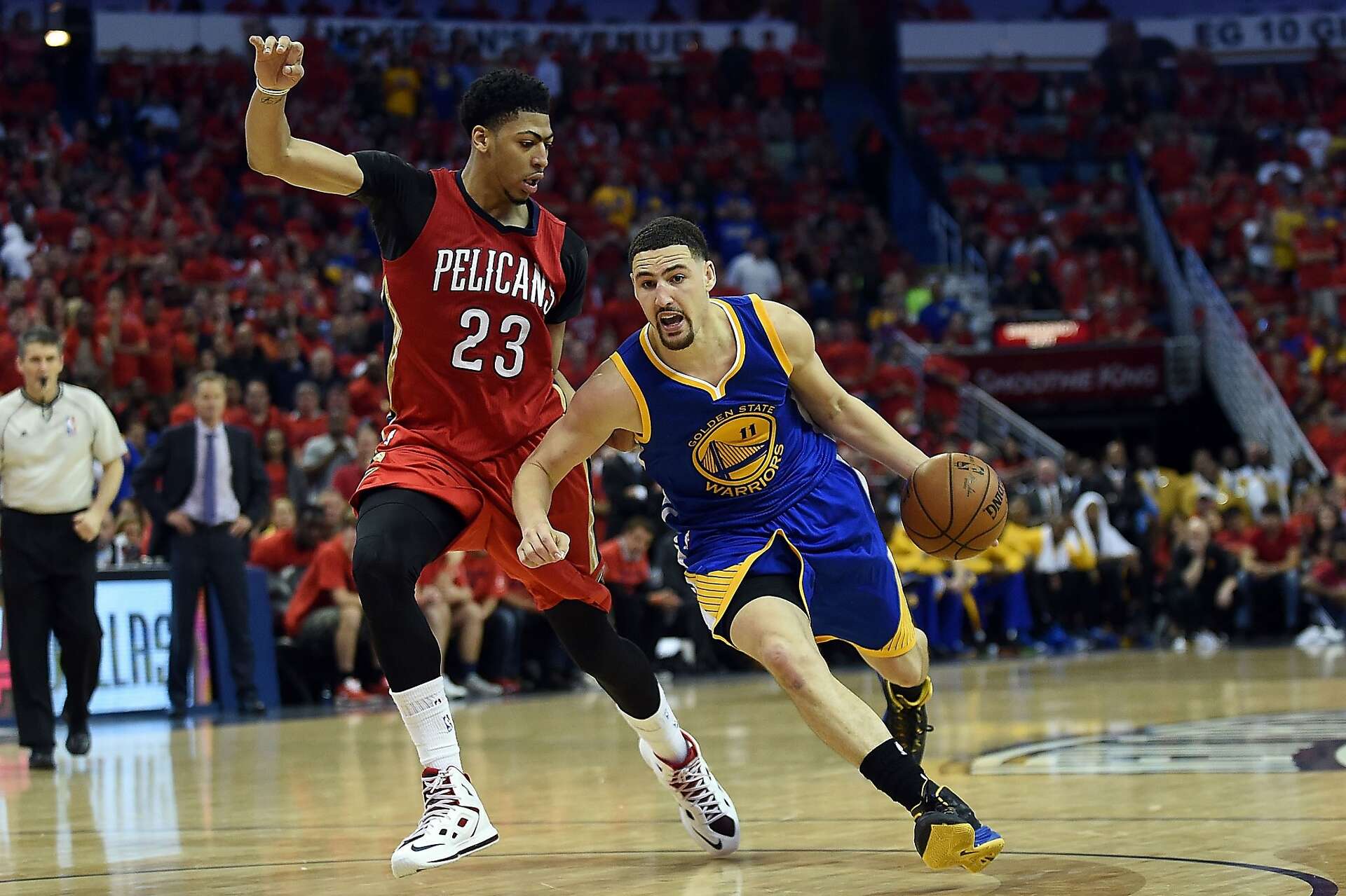 Warriors, down 20 in fourth, steal Game 3 victory