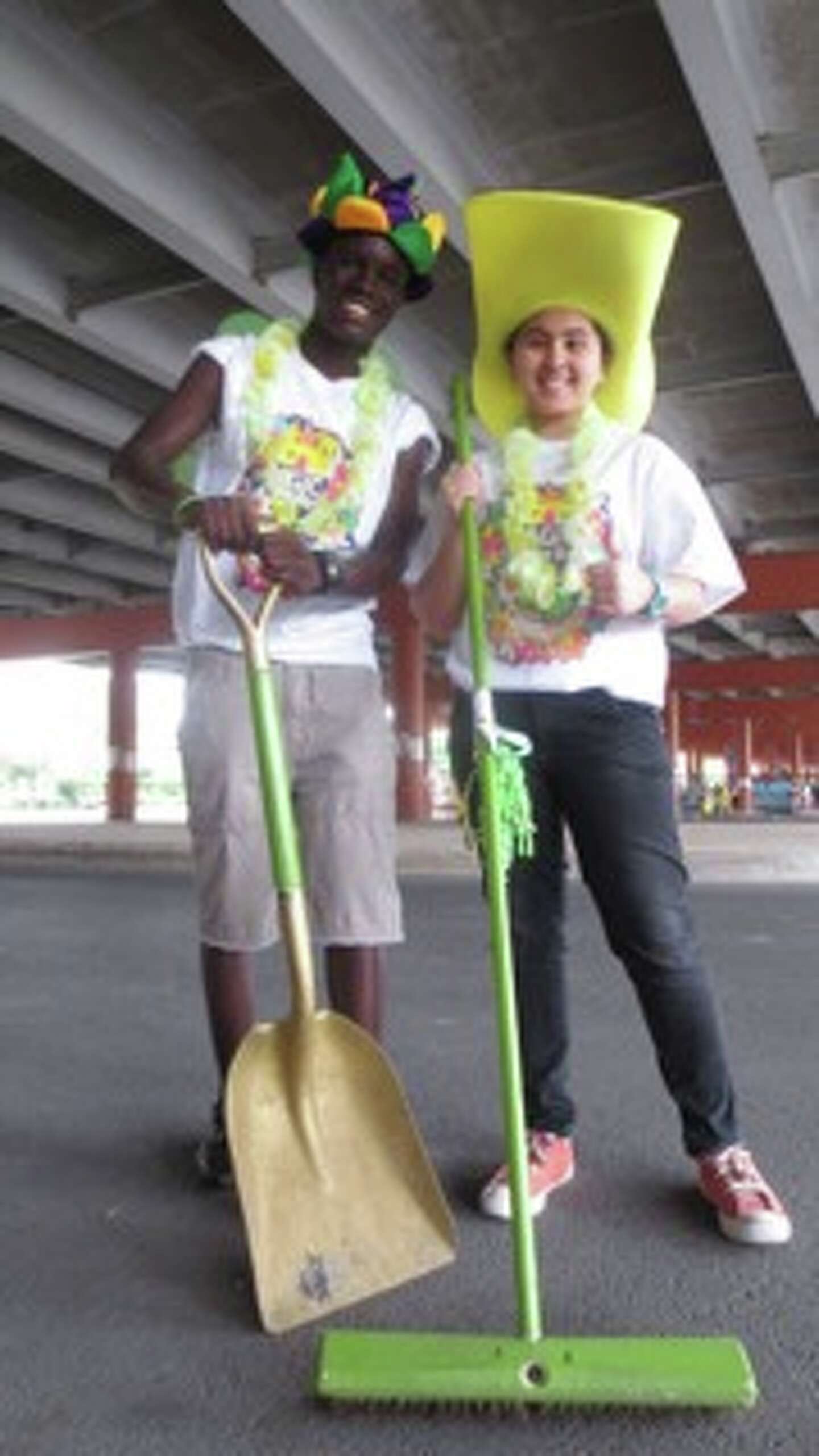 The scoop on poop: the people behind Fiesta's dirtiest job, the Super ...