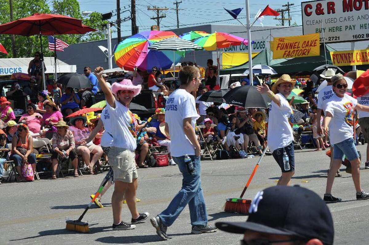 The scoop on poop: the people behind Fiesta's dirtiest job, the Super ...