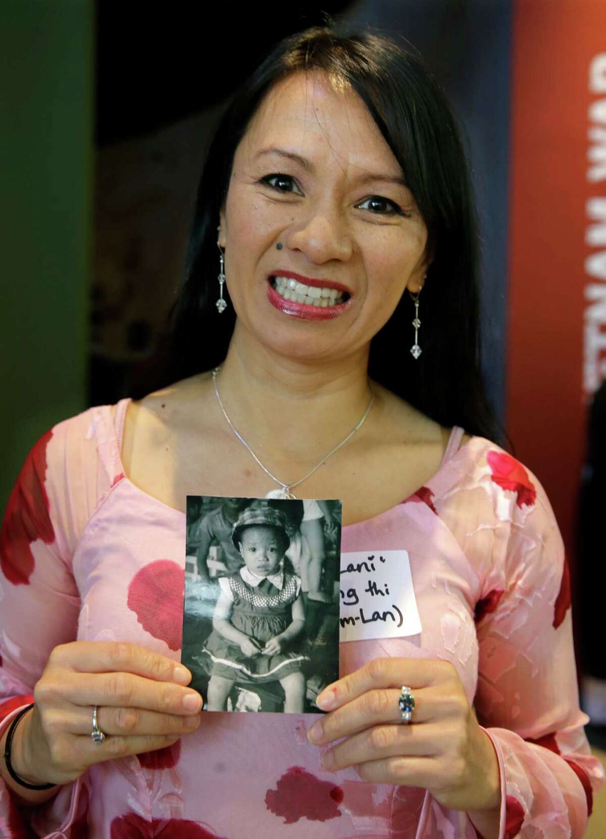 'Operation Babylift' kids, soldiers reunite 40 years later