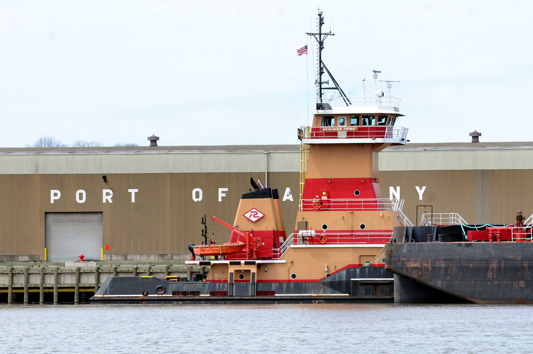 A risky cargo on the Hudson River