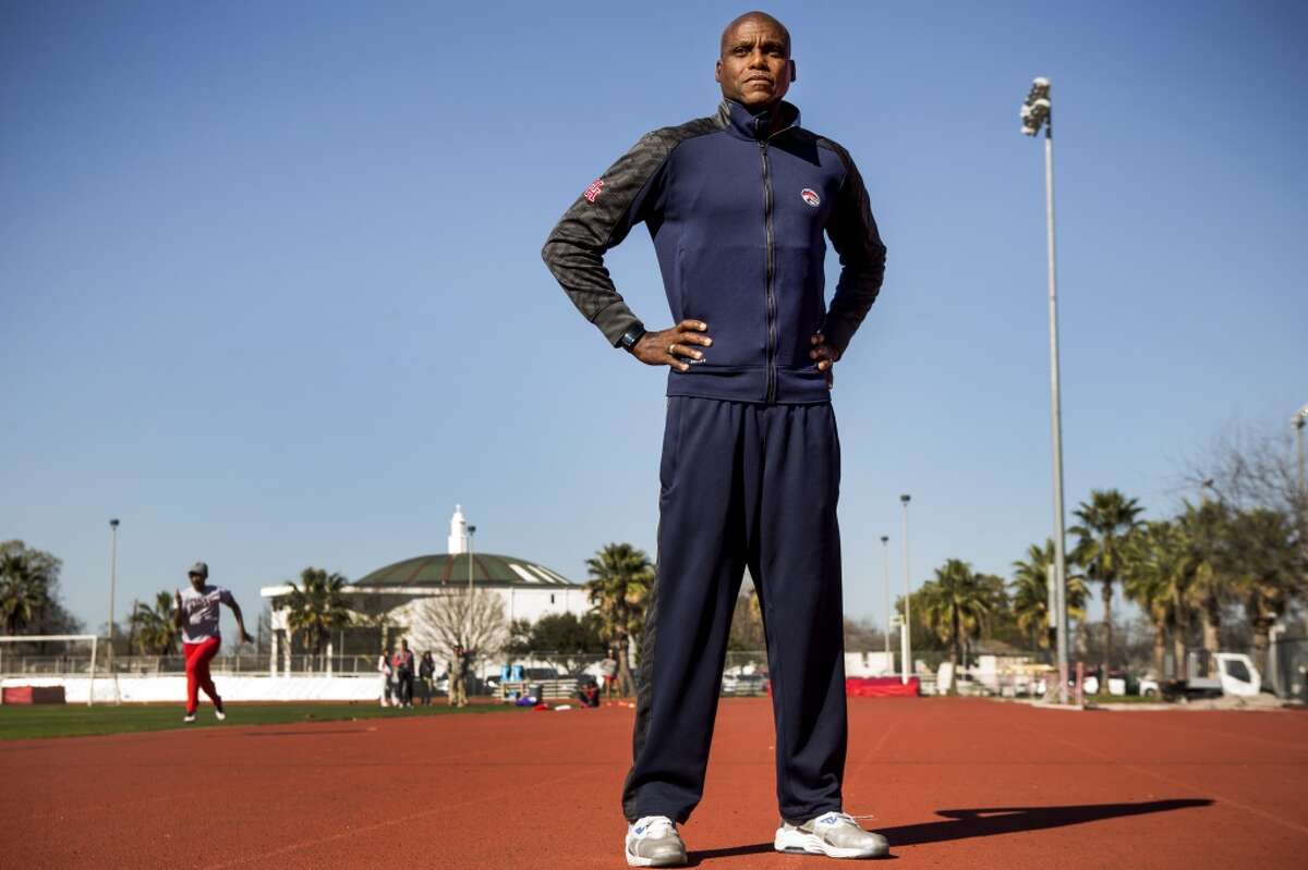 Carl Lewis donating Olympic medals to new Smithsonian museum