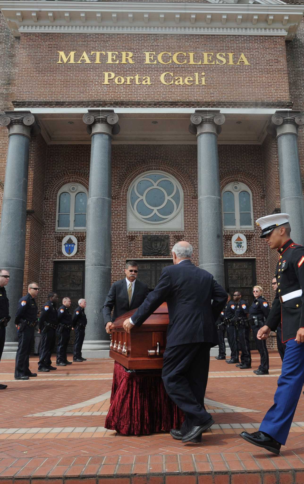 Judge Flores lived 'as Jesus asked'