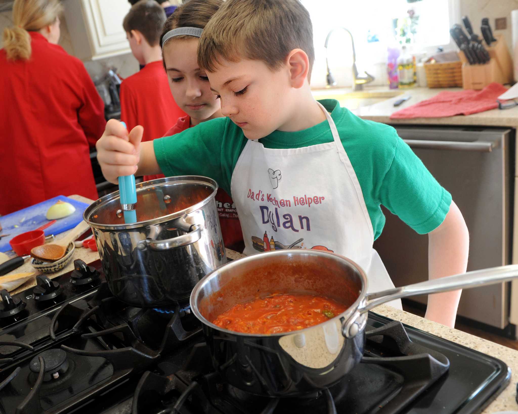 Shelton woman runs kids' cooking classes from home