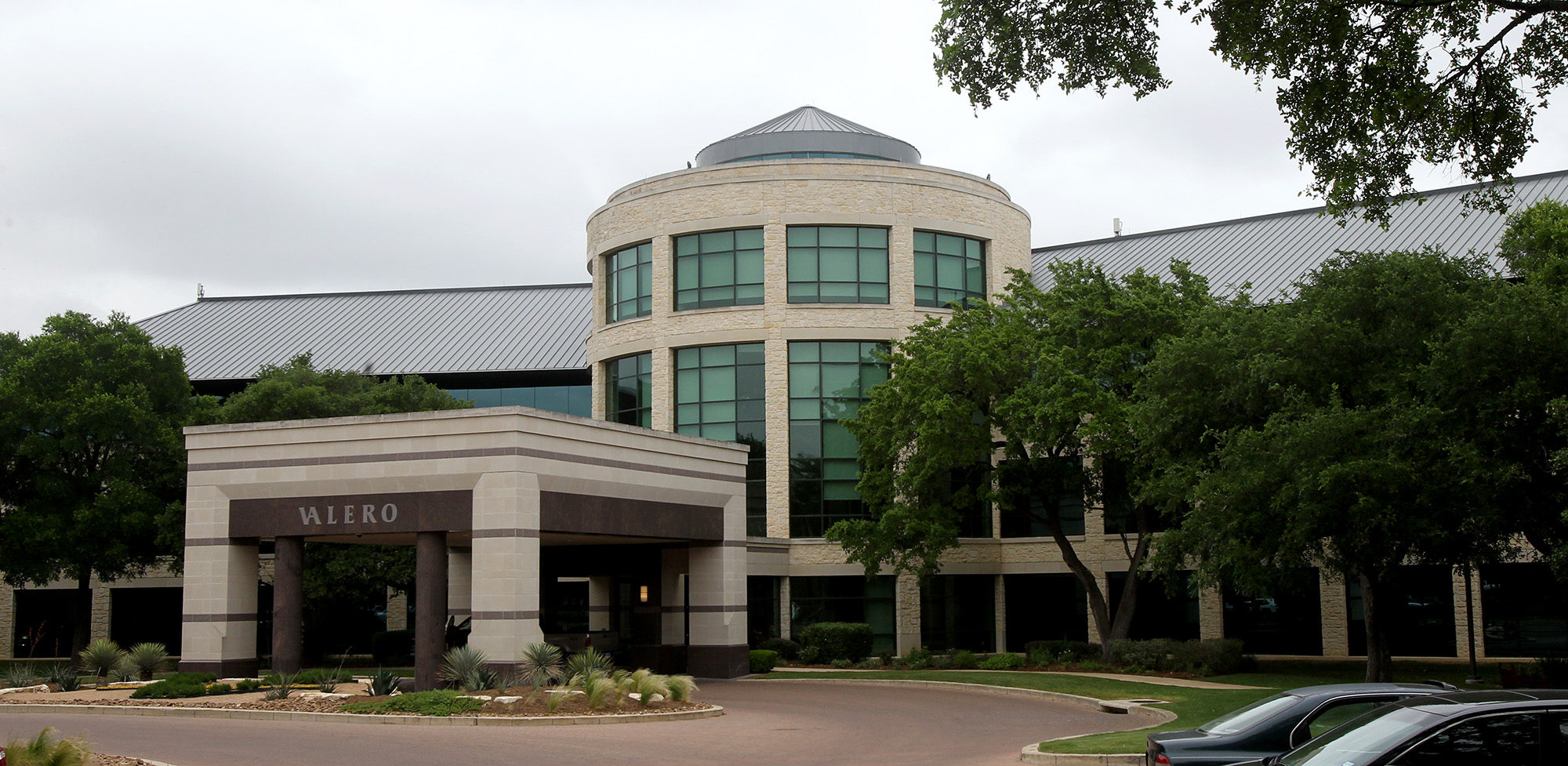 Valero CEO sees drilling picking up