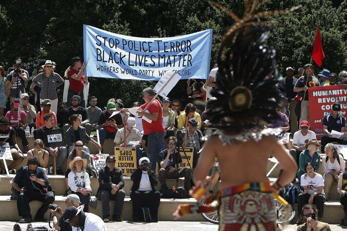 After peaceful day, protests grow rowdy at night in Oakland