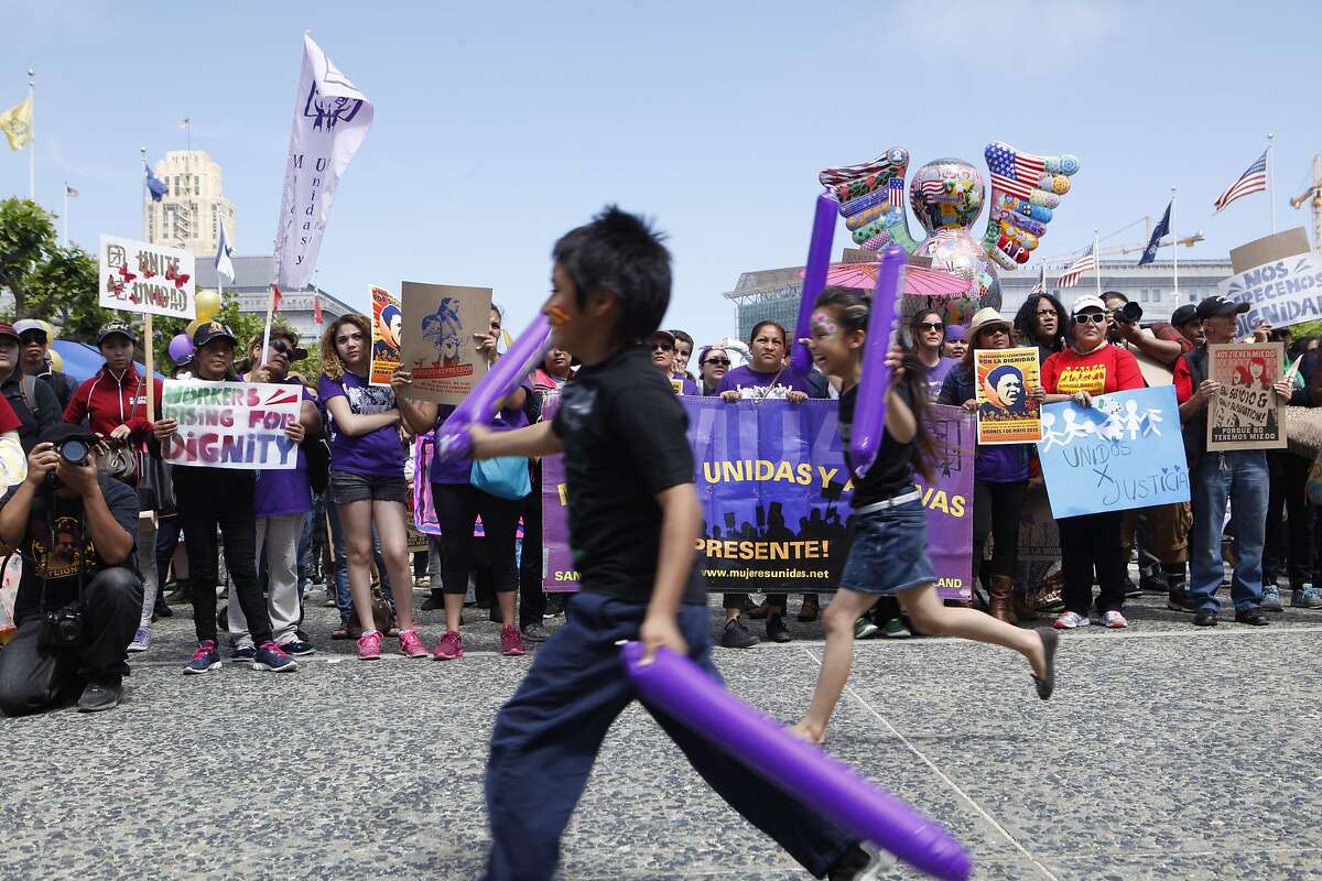 After peaceful day, protests grow rowdy at night in Oakland