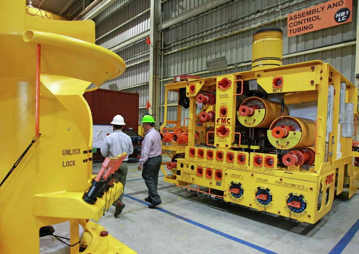 Oil's troubles reach deeper waters