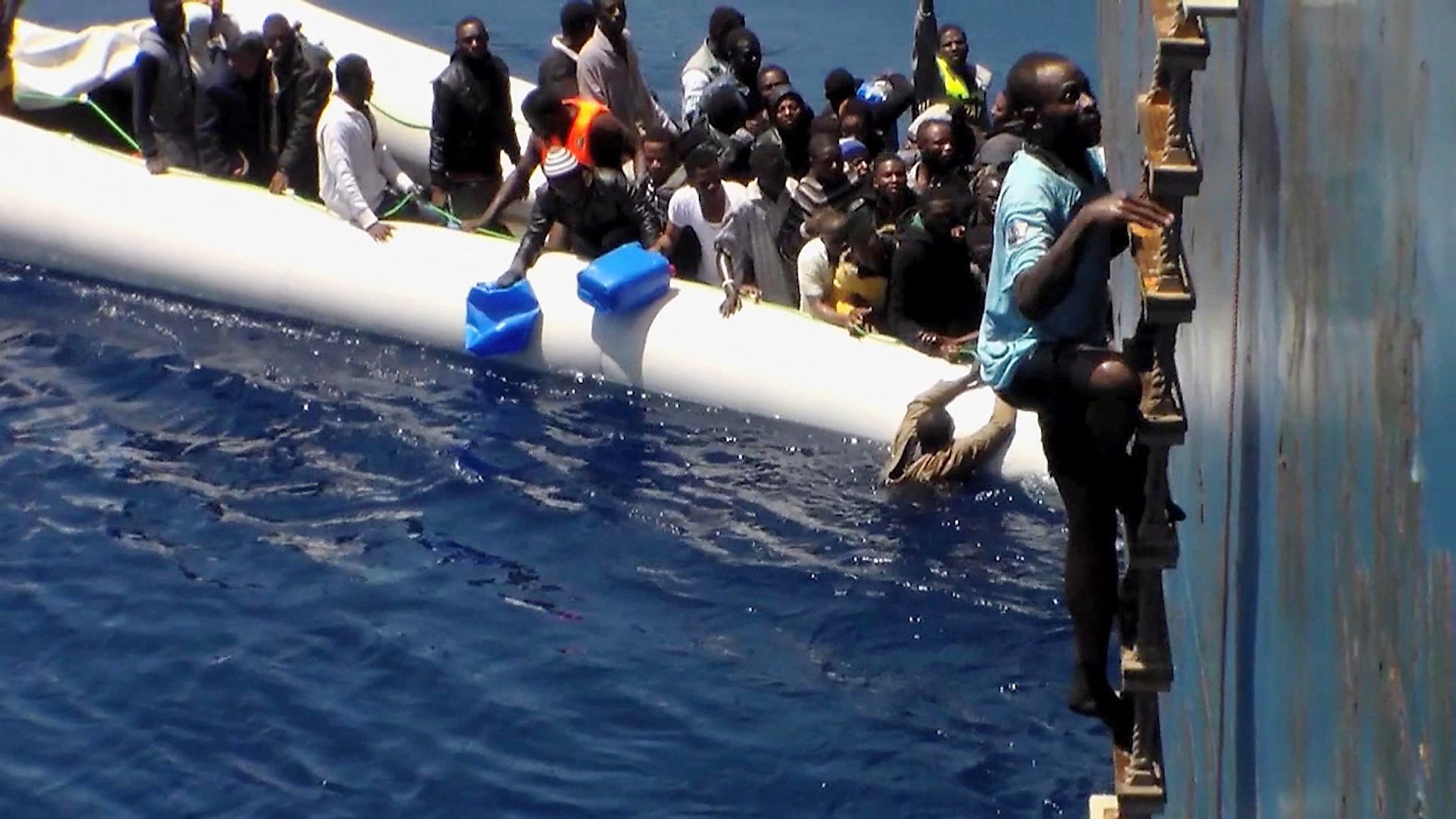 Video shows migrant rescue of deflating dinghy