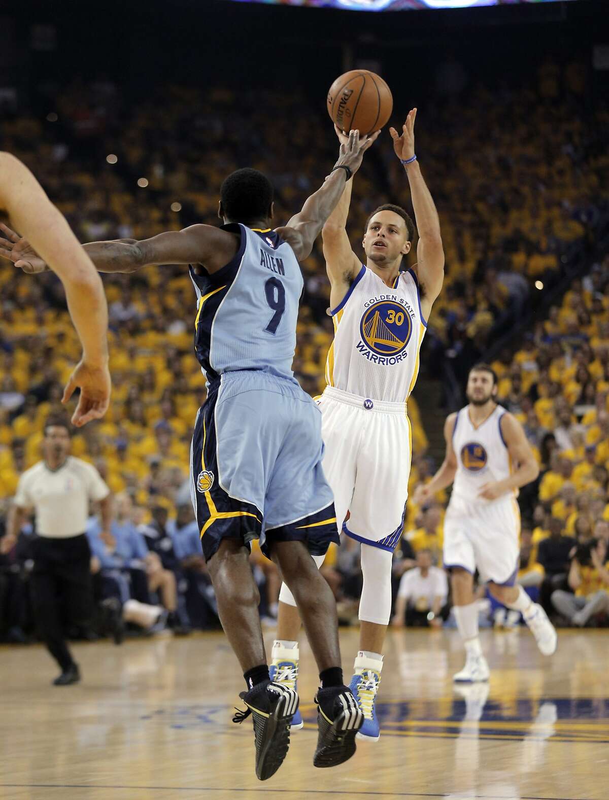 Stephen Curry has hit way more 3-pointers than the Spurs' starting lineup