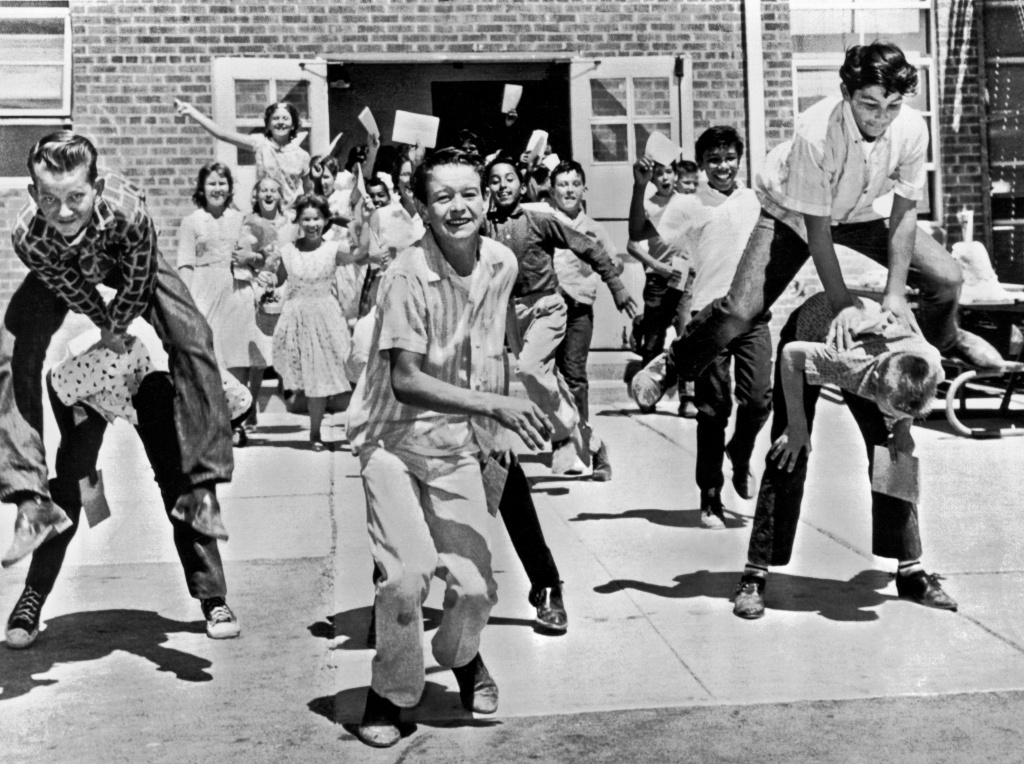 Vintage photos depict the greatest feeling of all: the last day of school