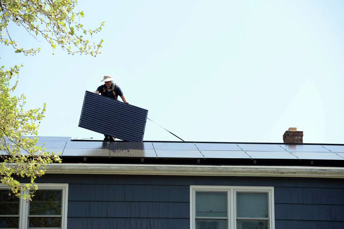 Solar panels power up in Connecticut