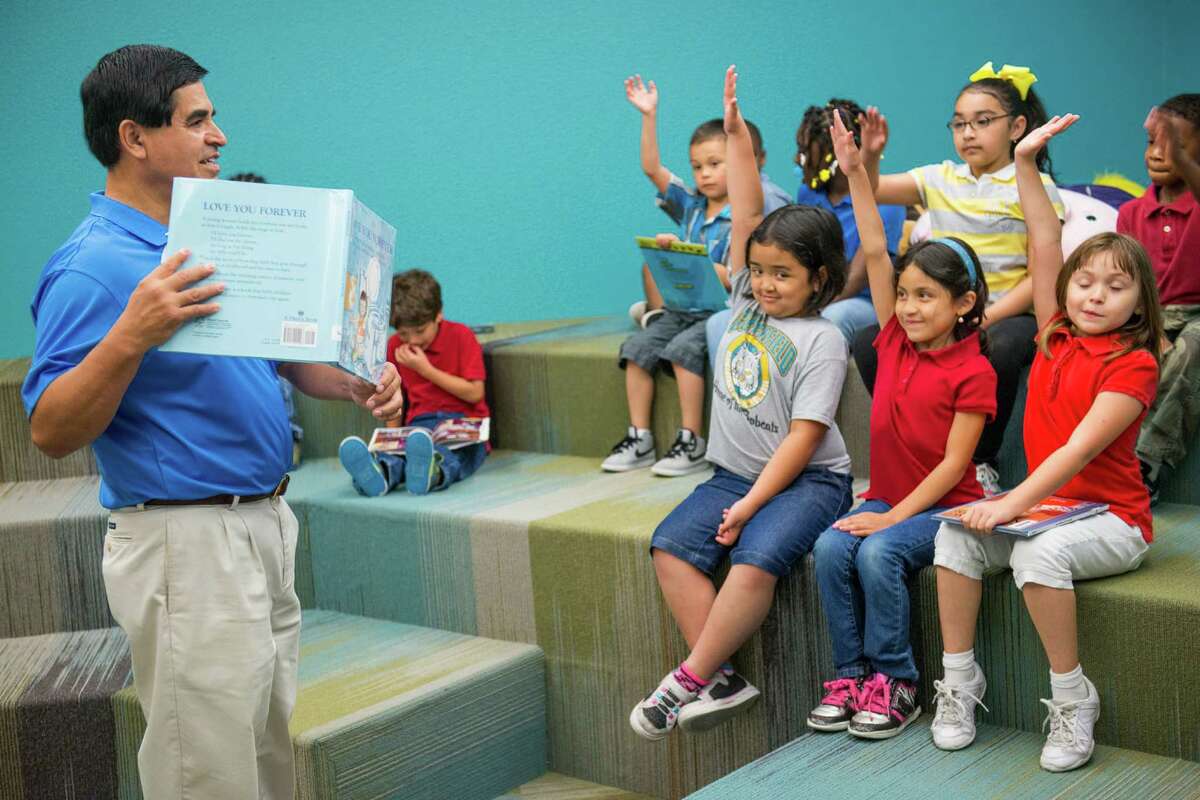 Converse mayor become 'principal’ at elementary school