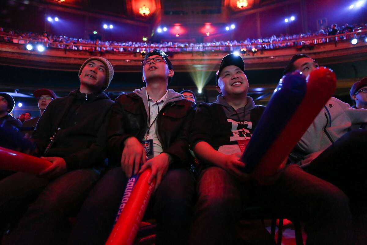 Video game tourney packs Warfield with e-sports fans