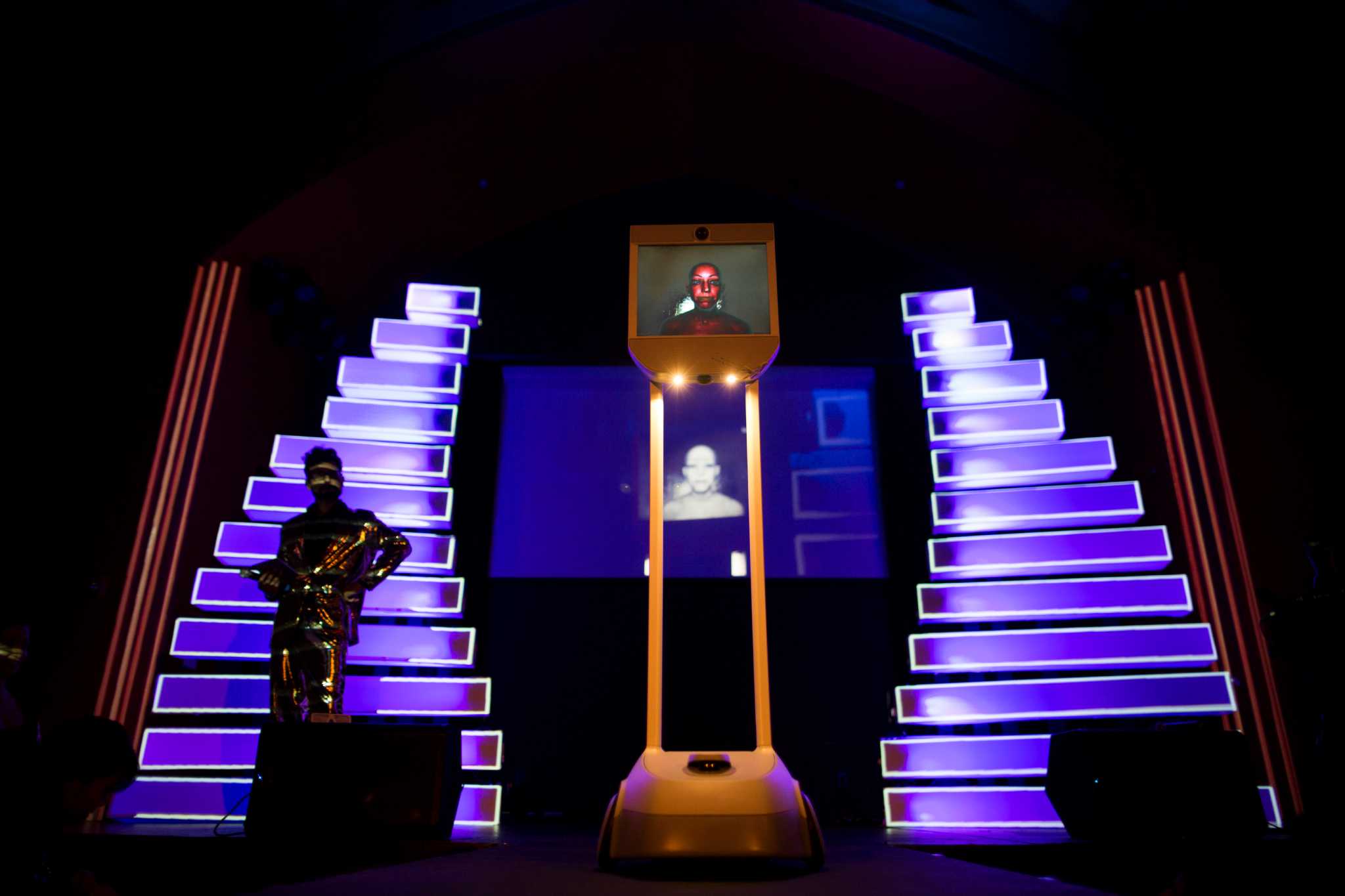 Tech style disrupts the traditional fashion runway