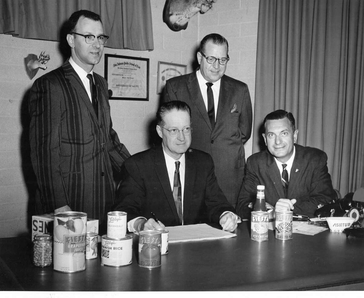 Before H-E-B, San Antonio shopped Handy Andy