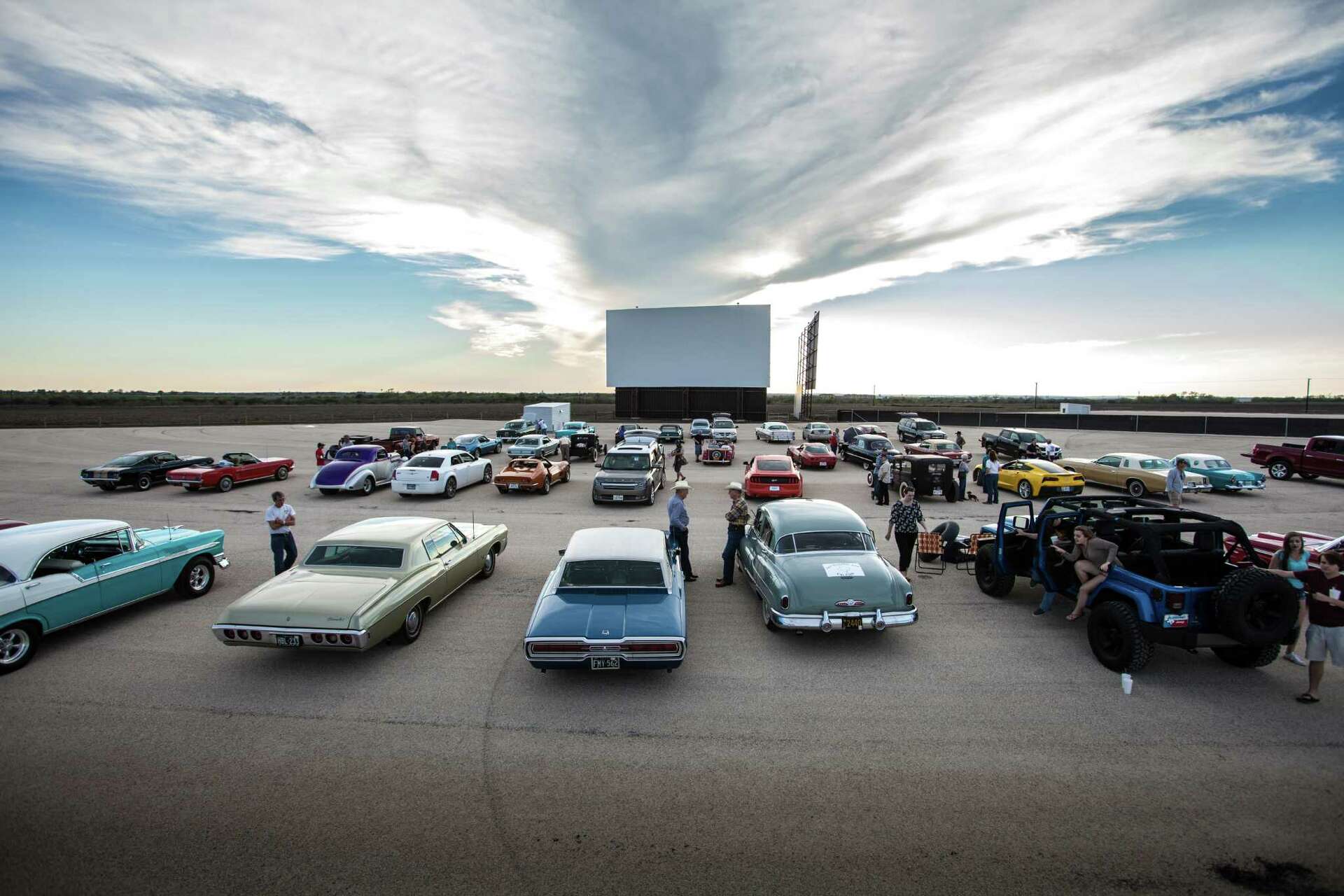 Stars & Stripes drive-in theater now open in New Braunfels
