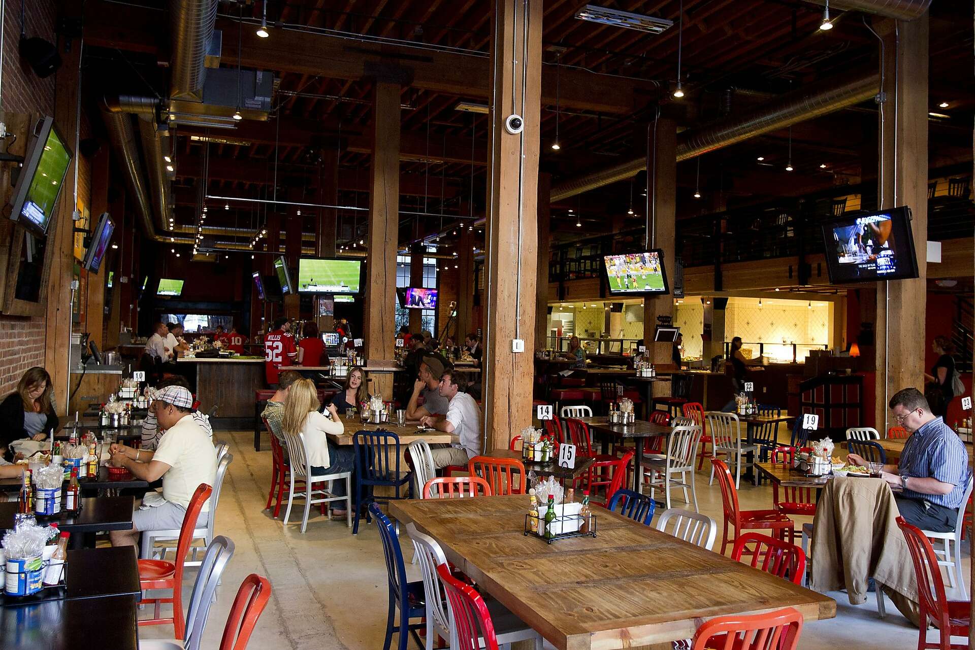 Three SF restaurants near Oracle Park suddenly close