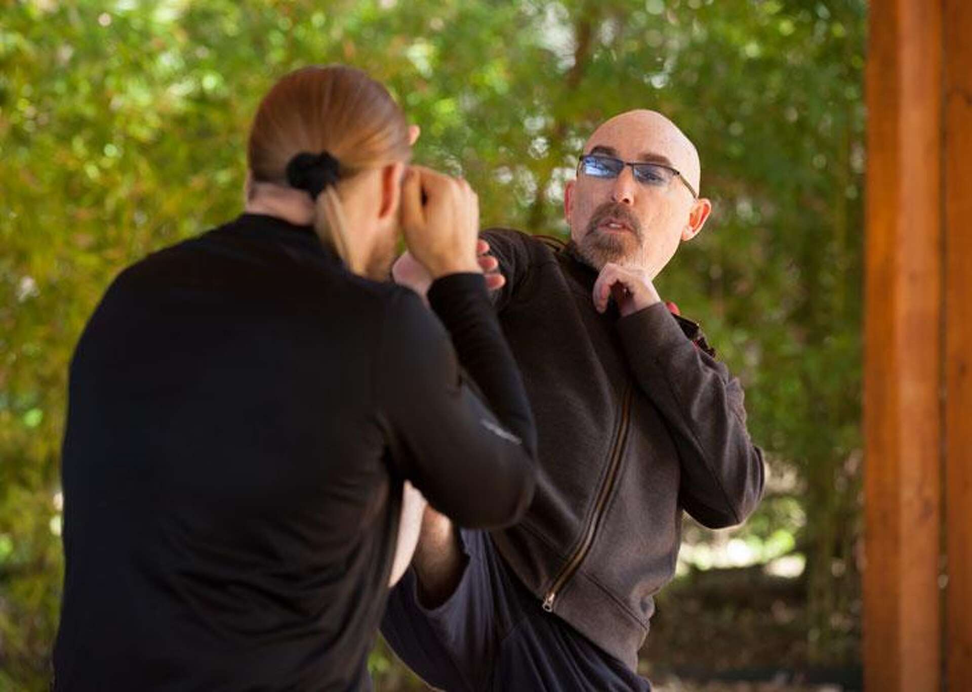 S.A. trainer Echols teaches stars kickboxing