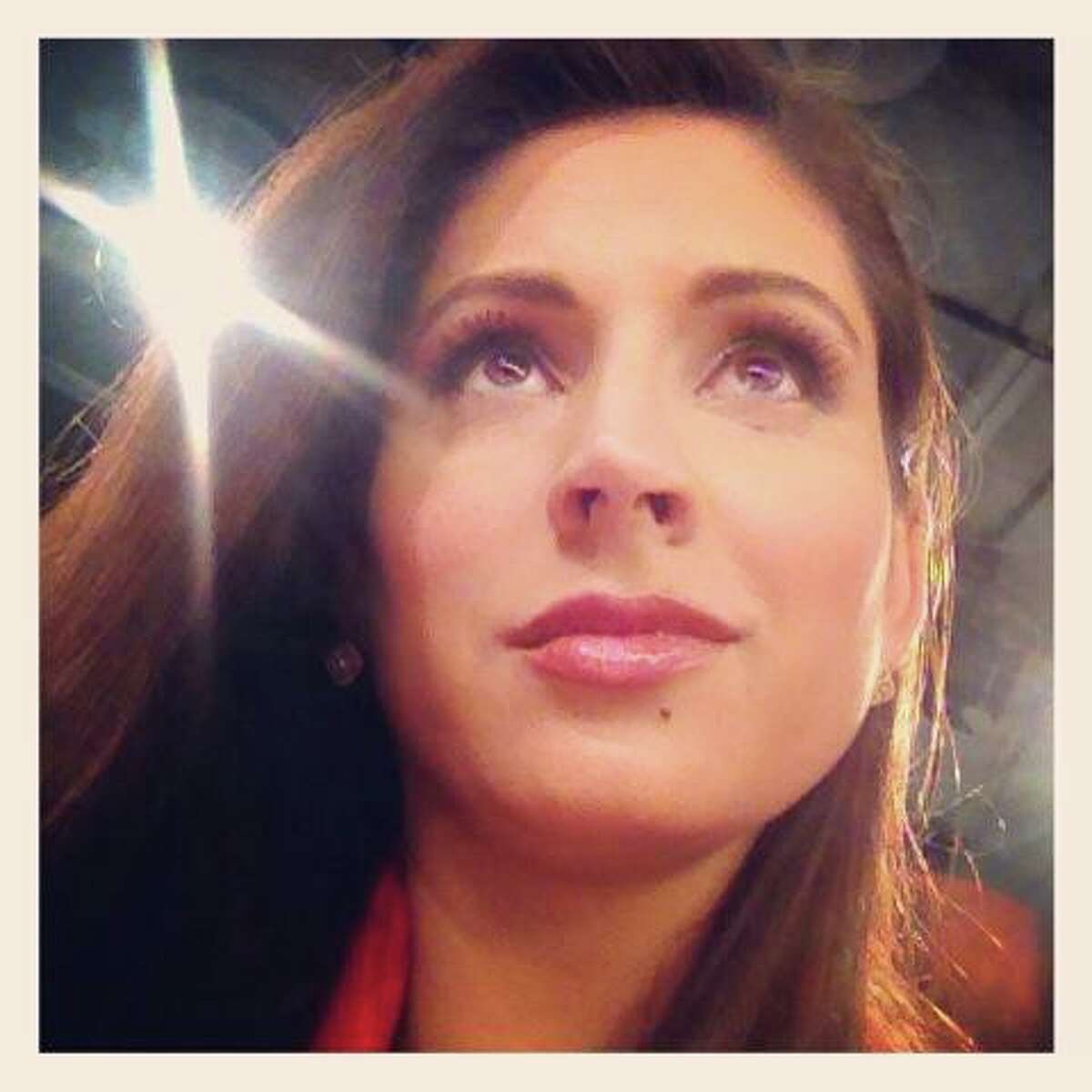 WOAI-TV anchor Evy Ramos caught on Facebook during newscast
