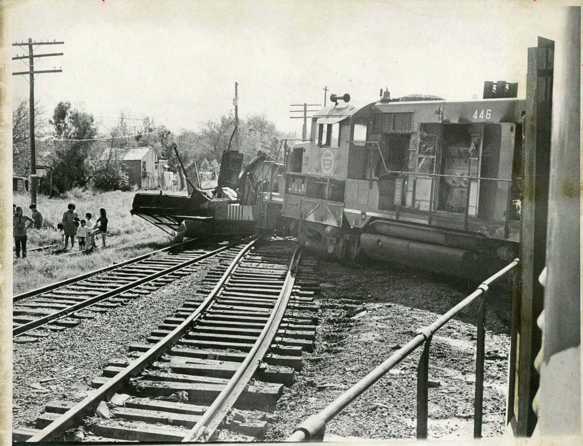 Train derailment leaves 21 cars, locomotive off tracks in South San Antonio