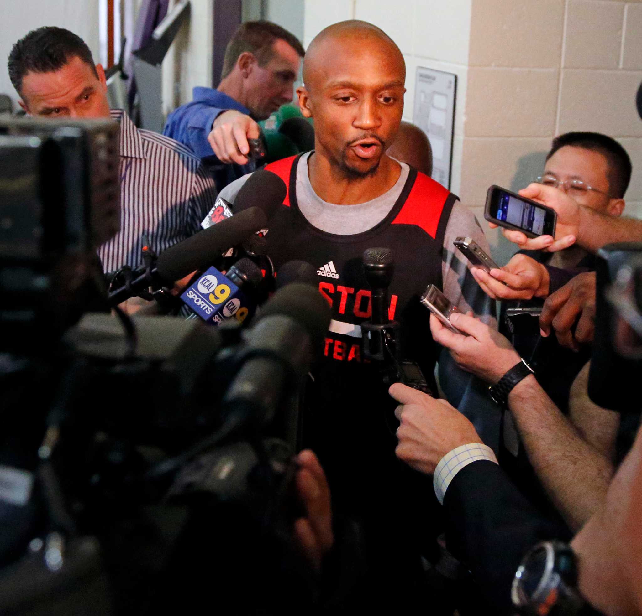 Rockets report: Howard admits emotions get better of him on court