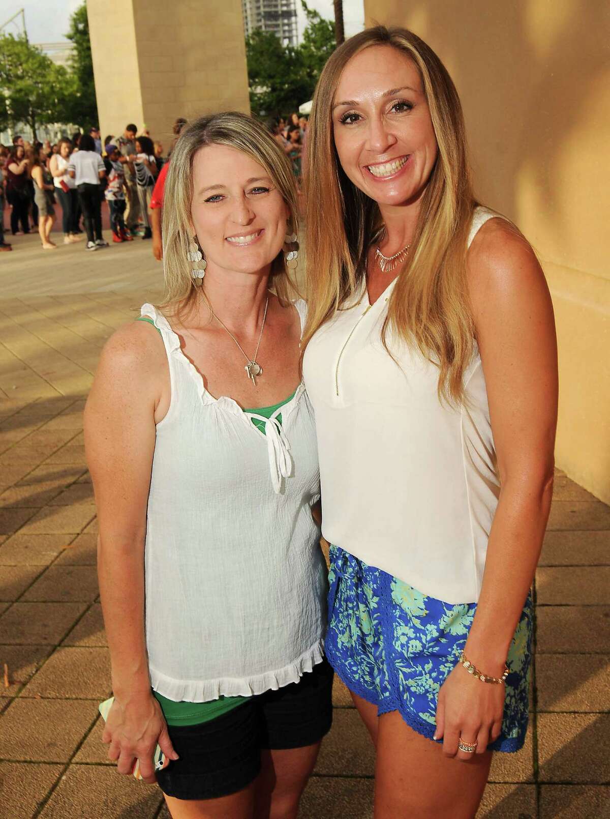 New Kids, TLC, Nelly get nostalgic in Houston