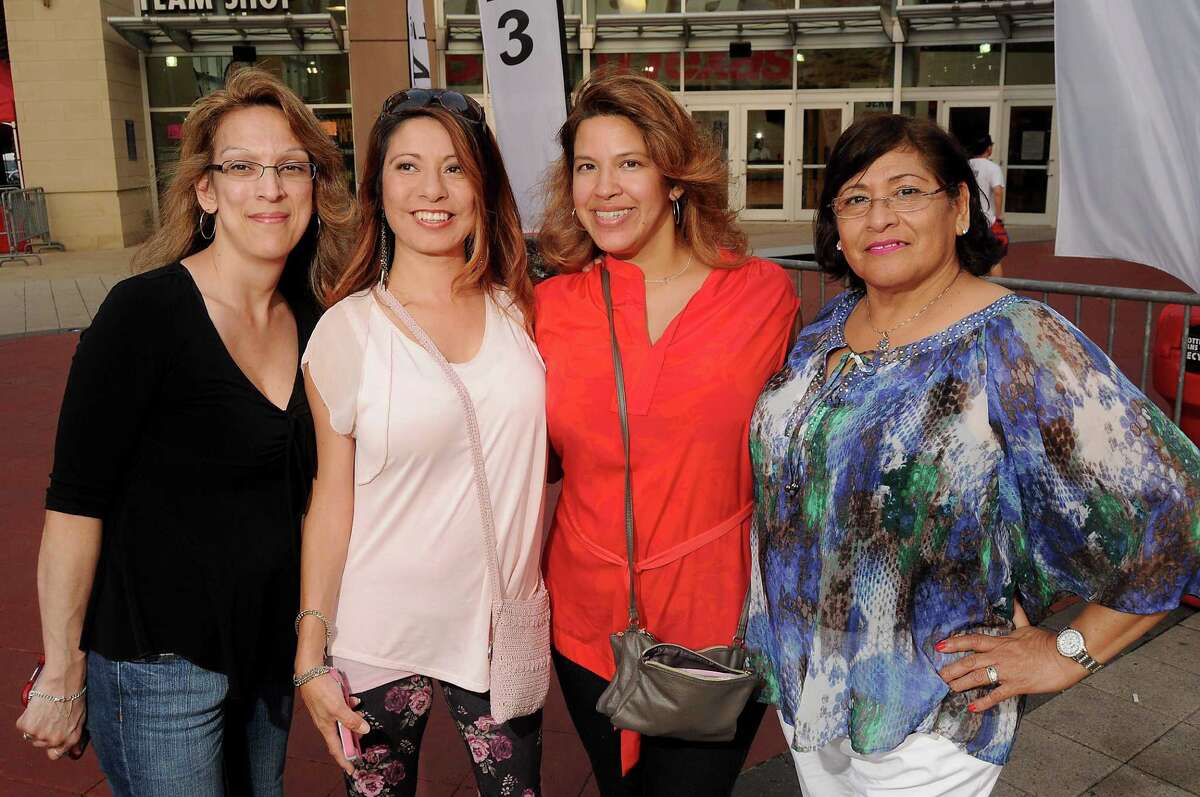 New Kids, TLC, Nelly get nostalgic in Houston