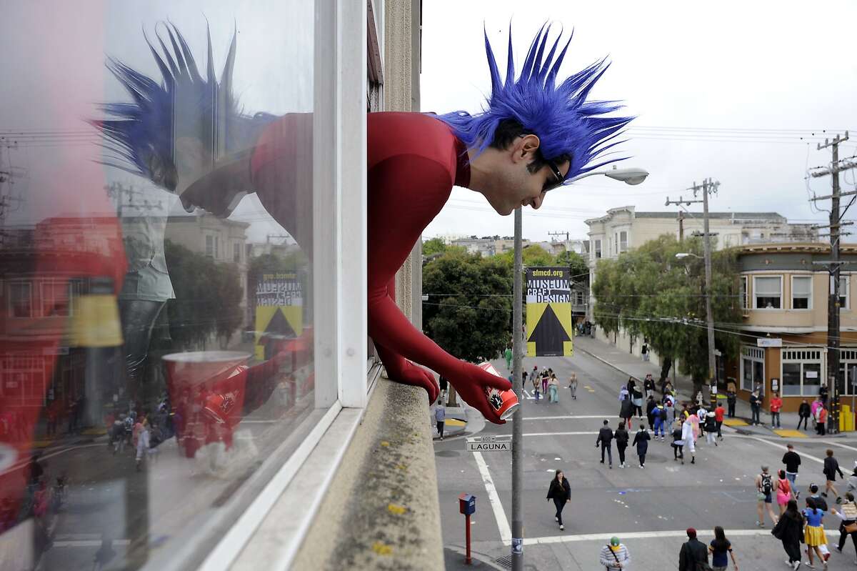 Security quickly takes charge at annual Bay to Breakers bedlam